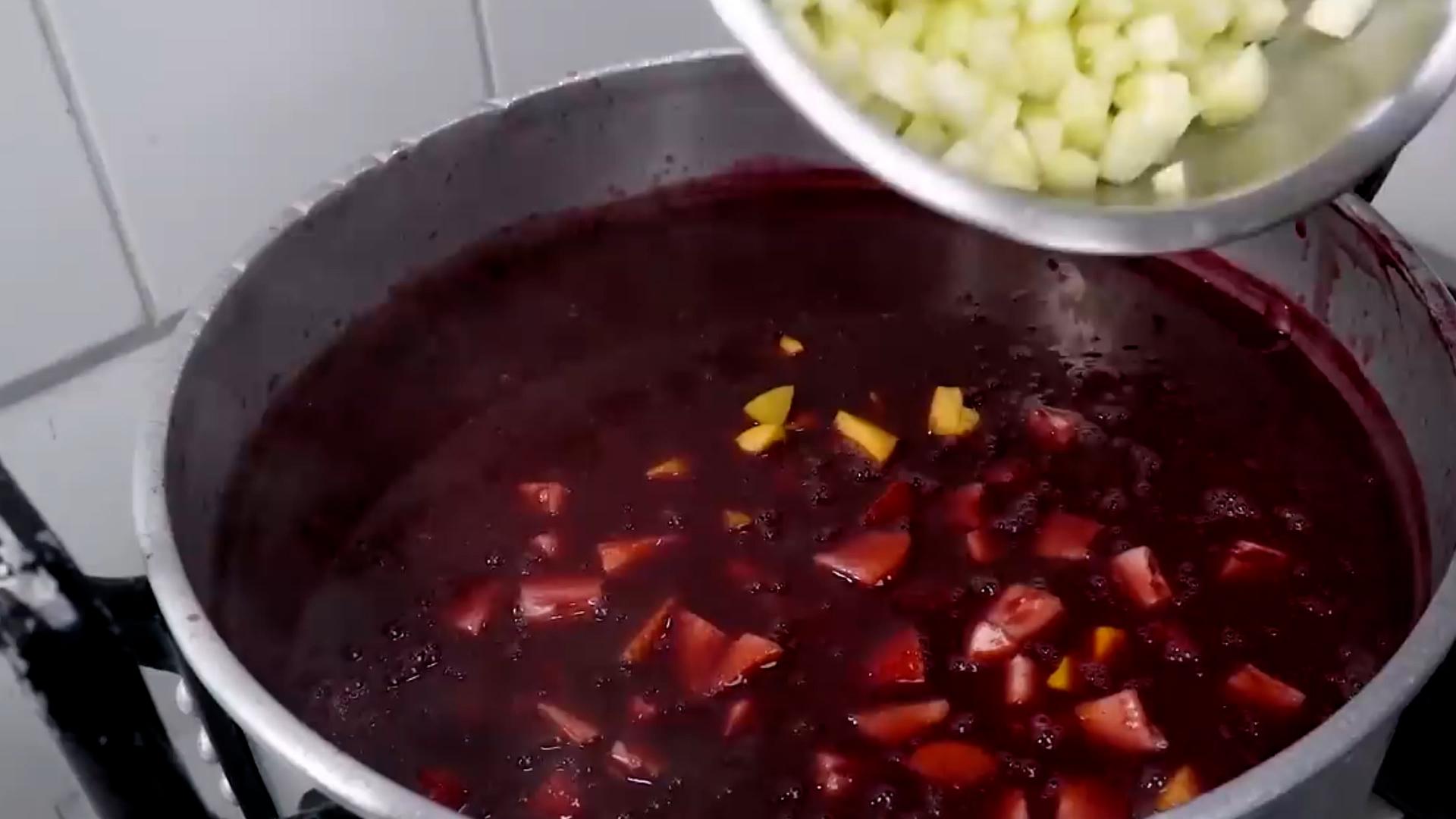 La colada morada es una bebida tradicional en el Ecuador - Nuevos ...